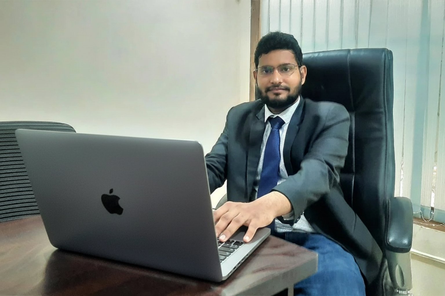 The Ceo’s Desk - EASE ADO - Top Digital Marketing Company in MIra Road
